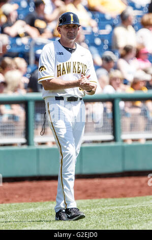 Iowa Hawkeyes head coach Rick Heller (21) during the lineup exchange ...