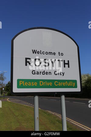 Welcome to Rosyth Garden City sign Fife Scotland May 2016 Stock Photo ...