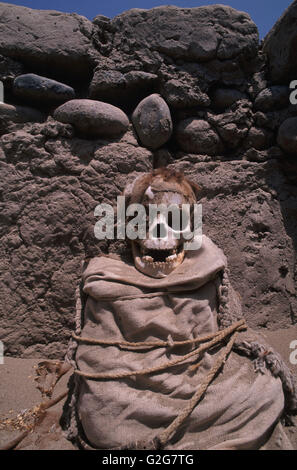 Peru, Nazca, Inca burial ground Stock Photo - Alamy