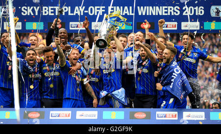 AFC Wimbledon's Barry Fuller Stock Photo - Alamy