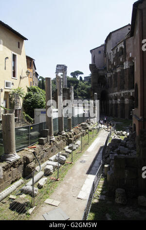 Jewish ghetto ancient ruins Rome, Italy Stock Photo - Alamy