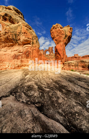 Molar Rock and Angel arch, Needles District, Canyonlands National Park ...