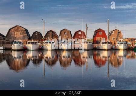 Fishing boats, Malpeque Harbour, Prince Edward Island, the maritimes ...