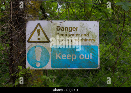 Danger Deep Water, Keep Out Warning Signs Stock Photo - Alamy