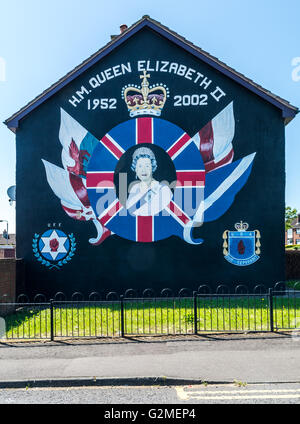 Street art of Her Majesty Queen Elizabeth II by the artist Paul Don ...