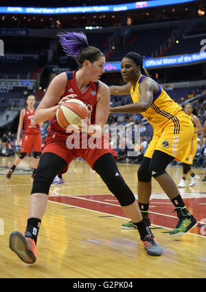 Dec 12, 2007 - Los Angeles, California, USA - The all-new 2008 Infiniti ...