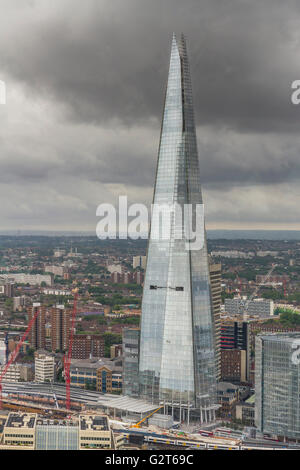 Shard skyscraper, London, UK. Designed by Renzo Piano, viewed through ...