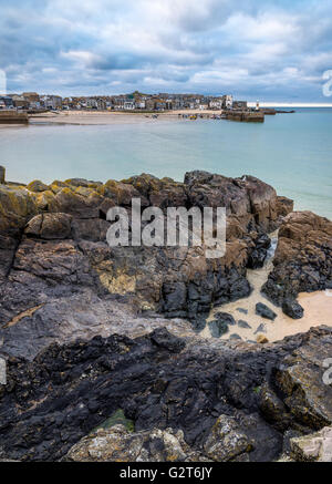Sea and rocks saint ives Stock Photo - Alamy