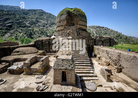Buddhist stupa in Swat ,Pakistan Stock Photo - Alamy