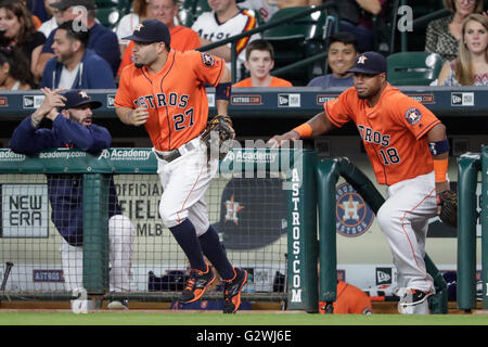 Houston Astros second baseman Jose Altuve signs autographs before a ...