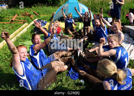 Dummer, Germany. 04th June, 2016. Participants in the German swamp ...