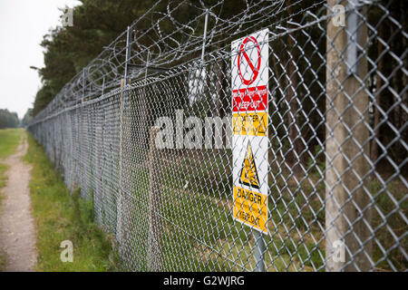 Royal Logistics Corp Deepcut Barracks perimeter fence Stock Photo - Alamy
