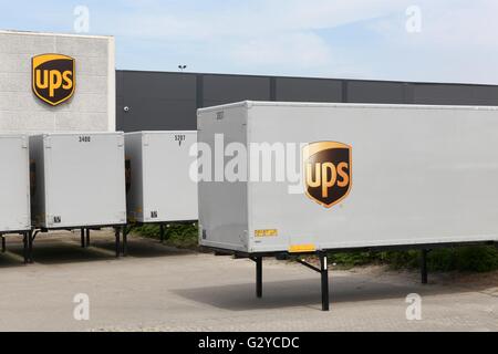 UPS United Parcel Service Logistics company, delivery, electric vehicle ...