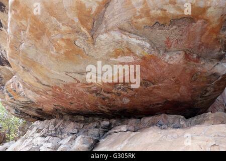 Aboriginal cave paintings at Injalak Hill at Gunbalanya (Oenpelli) in ...