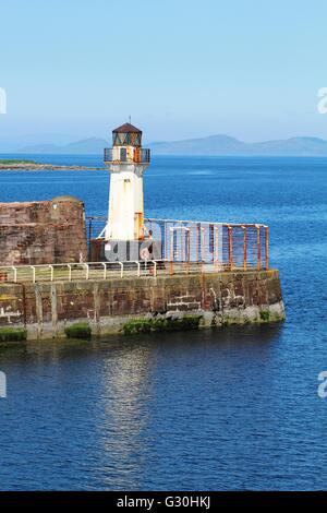 Lighthouse at entrance to Ardrossan harbour Stock Photo: 11825716 - Alamy