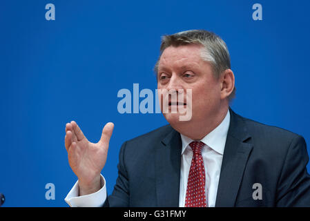 German Minister of Health Hermann Groehe (R) and Minister of ...