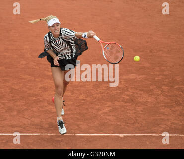 Paris. 24th May, 2016. Kiki Bertens (NED) splits the first two sets ...