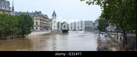 Paris, France. 06th June, 2016. Flood decrease, decrue de la Seine ...