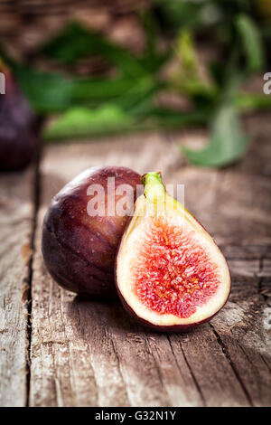 Ripe fig splitted in half Stock Photo - Alamy