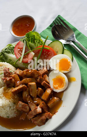 khao moo daeng, Rice with Thai BBQ pork Stock Photo - Alamy