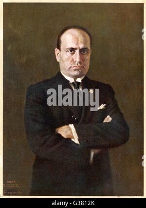 BENITO MUSSOLINI Italian dictator here in his favourite pose taken by ...