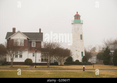 Old Point Comfort Lighthouse and keeper's quarters in Fort Monroe ...