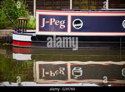Altrincham canal Marina at Oldfield Brow Boat canal, canals narrowboat ...