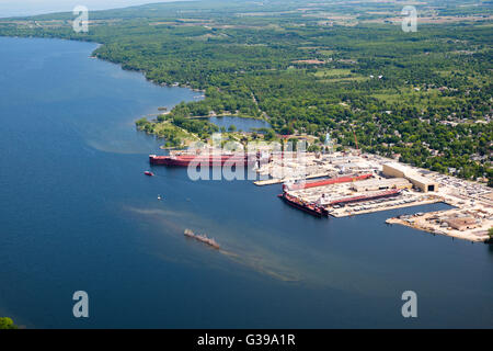 Ship are lined up at the docks of Sturgeon Bay, Wisconsin Stock Photo ...