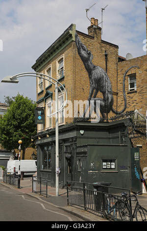 Mural of a dog on the Victoria Inn, Bellenden Road, Peckham by ...