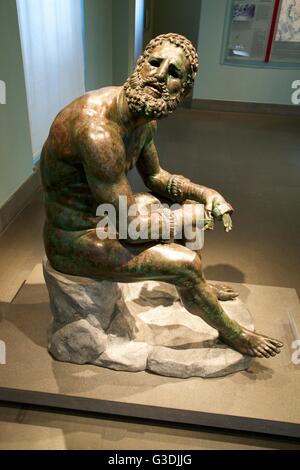 Ancient statue of Boxer Museo Nazionale Romano Palazzo Massimo alle ...