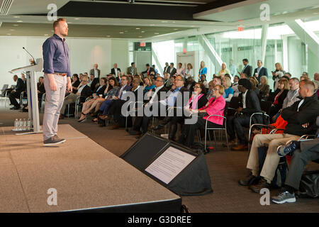 Phil Hansen, artist, speaking at CA Technologies Government Summit 2016 ...