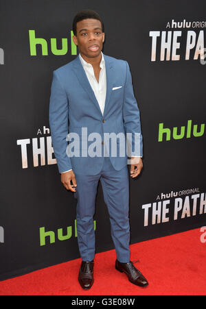 HOLLYWOOD, CA - MARCH 2: Actor/tv personality Cameron Mathison attends ...