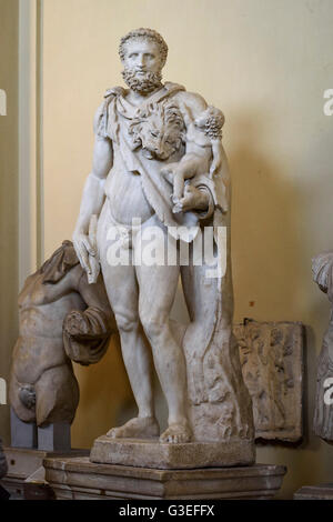 Statue of Hercules, Chiaramonti Vatican Museum, Italy Stock Photo - Alamy
