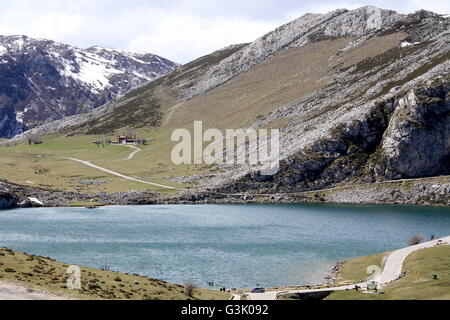 Asturias, Spain. 13th Apr, 2016. Spring in the national park of Picos ...
