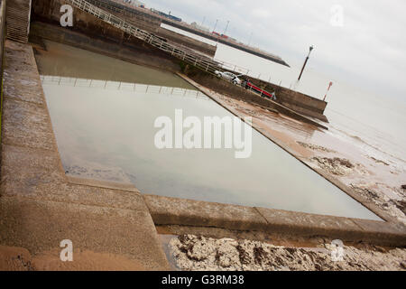 Tidal paddling pool - Ramsgate, Kent Stock Photo - Alamy