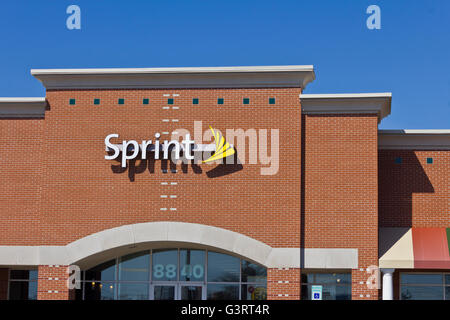 Indianapolis - Circa November 2015: Sprint Retail Wireless Store ...