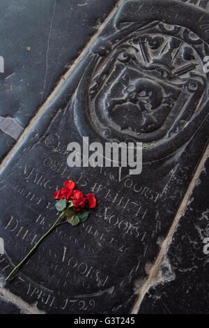Red Skull Gravestone Stock Photo - Alamy