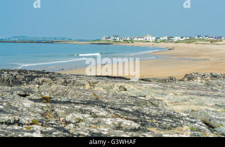 View of Broad Beach, Rhosneigr, Anglesey Stock Photo - Alamy