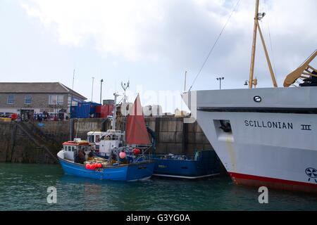 Scillonian III, the ferry to the Scilly Isles berthed at Penzance ...