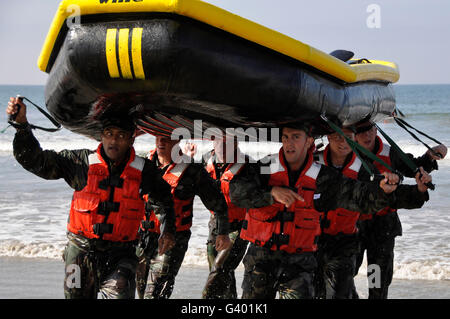 US Navy SEAL Special Boat Team 22 commandos during a Special Operations ...