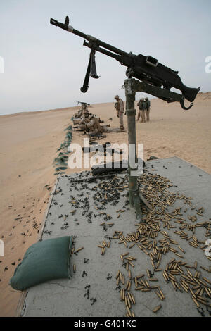 Marines firing the M240G machine gun at a shooting range Stock Photo ...