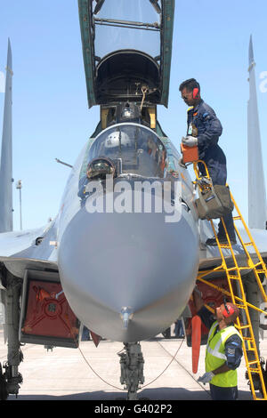 Indian Air Force Sukhoi Su-30 fighter aircrafts perform in a formation ...
