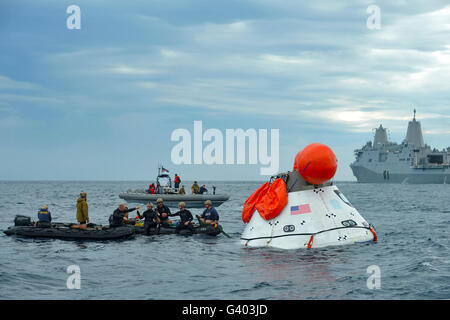 Recovery of the Orion crew module Stock Photo - Alamy