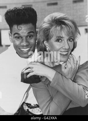 Library file 239495-1, dated January 1991. Entertainer Scott Sherrin ...