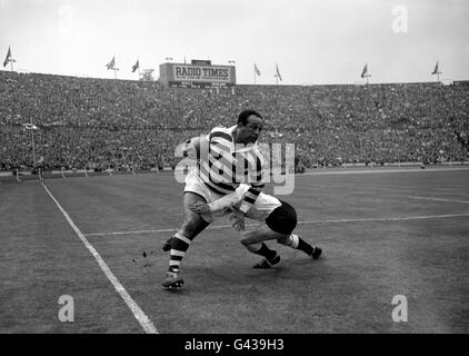 Rugby league star Billy Boston being Knighted by King Charles III at ...