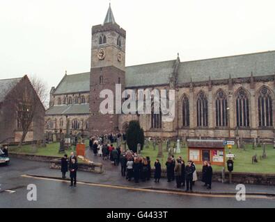 FUNERAL OF DUNBLANE TEACHER GWEN MAYOR Stock Photo - Alamy