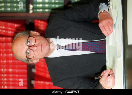 The Rt Hon Sir Thomas Bingham at the Royal Courts of Justice following ...