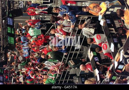 Futures traders at the Liffe exchange Stock Photo - Alamy