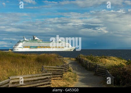 Cruise ship Explorer of the Seas departing Victoria via Salish Sea ...