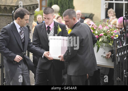 Family of mother-to-be Nikitta Grender, including her boyfriend Ryan ...